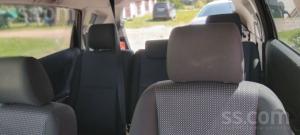 Black Toyota Corolla Verso 2007 in Jekabpils, with an engine capacity of 2.20 L and mileage of 330 thousand km for 2200 €, photo 12 on AUTOMOTO.COM.LV