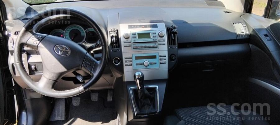 Black Toyota Corolla Verso 2007 in Jekabpils, with an engine capacity of 2.20 L and mileage of 330 thousand km for 2200 €, photo 14 on AUTOMOTO.COM.LV