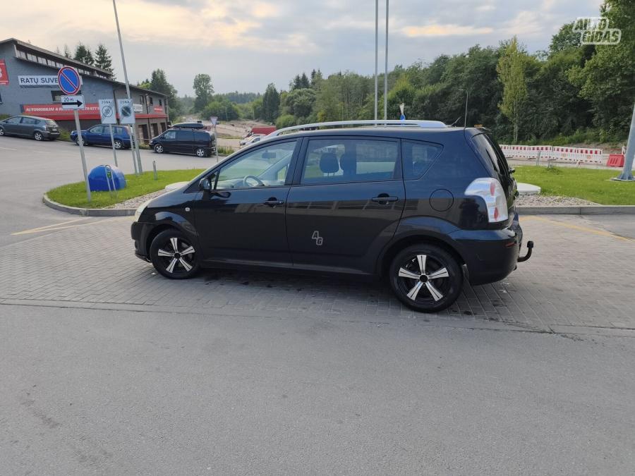 Melns Toyota Corolla Verso 2007 Viļņa, ar dzinēja tilpumu 2.20 L un nobraukumu 350 tūkst. km par 1100 €, foto 1 vietnē AUTOMOTO.COM.LV