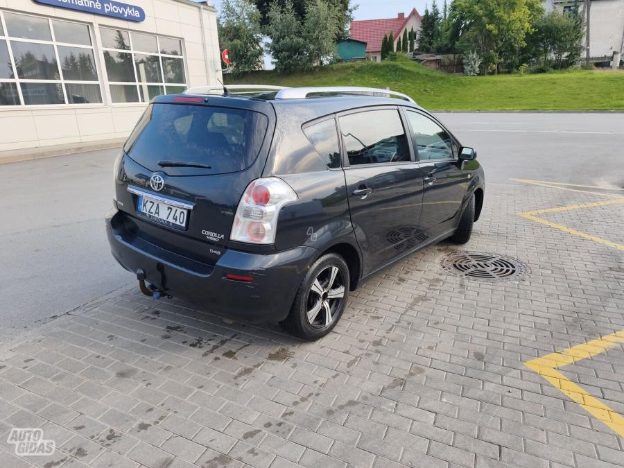 Melns Toyota Corolla Verso 2007 Viļņa, ar dzinēja tilpumu 2.20 L un nobraukumu 350 tūkst. km par 1100 €, foto 5 vietnē AUTOMOTO.COM.LV