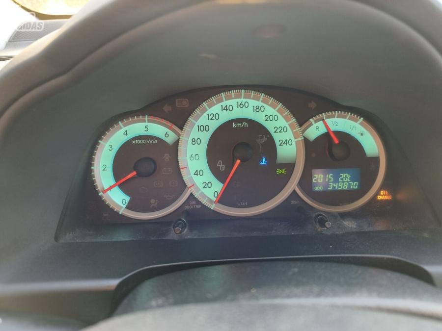 Melns Toyota Corolla Verso 2007 Viļņa, ar dzinēja tilpumu 2.20 L un nobraukumu 350 tūkst. km par 1100 €, foto 8 vietnē AUTOMOTO.COM.LV