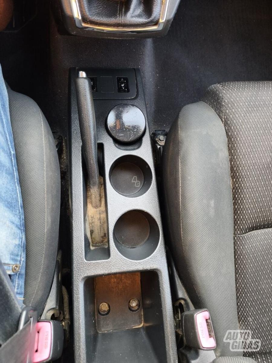Melns Toyota Corolla Verso 2007 Viļņa, ar dzinēja tilpumu 2.20 L un nobraukumu 350 tūkst. km par 1100 €, foto 11 vietnē AUTOMOTO.COM.LV