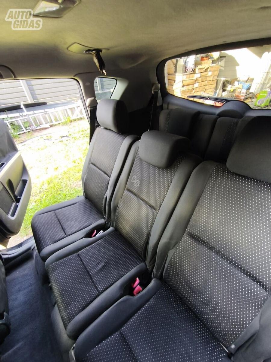 Melns Toyota Corolla Verso 2007 Viļņa, ar dzinēja tilpumu 2.20 L un nobraukumu 350 tūkst. km par 1100 €, foto 12 vietnē AUTOMOTO.COM.LV