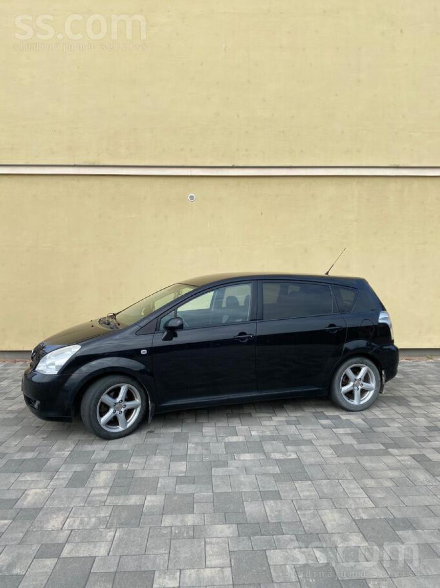 Melns Toyota Corolla Verso 2007 Ventspils, ar dzinēja tilpumu 2.20 L un nobraukumu 260 tūkst. km par 2600 €, foto 6 vietnē AUTOMOTO.COM.LV