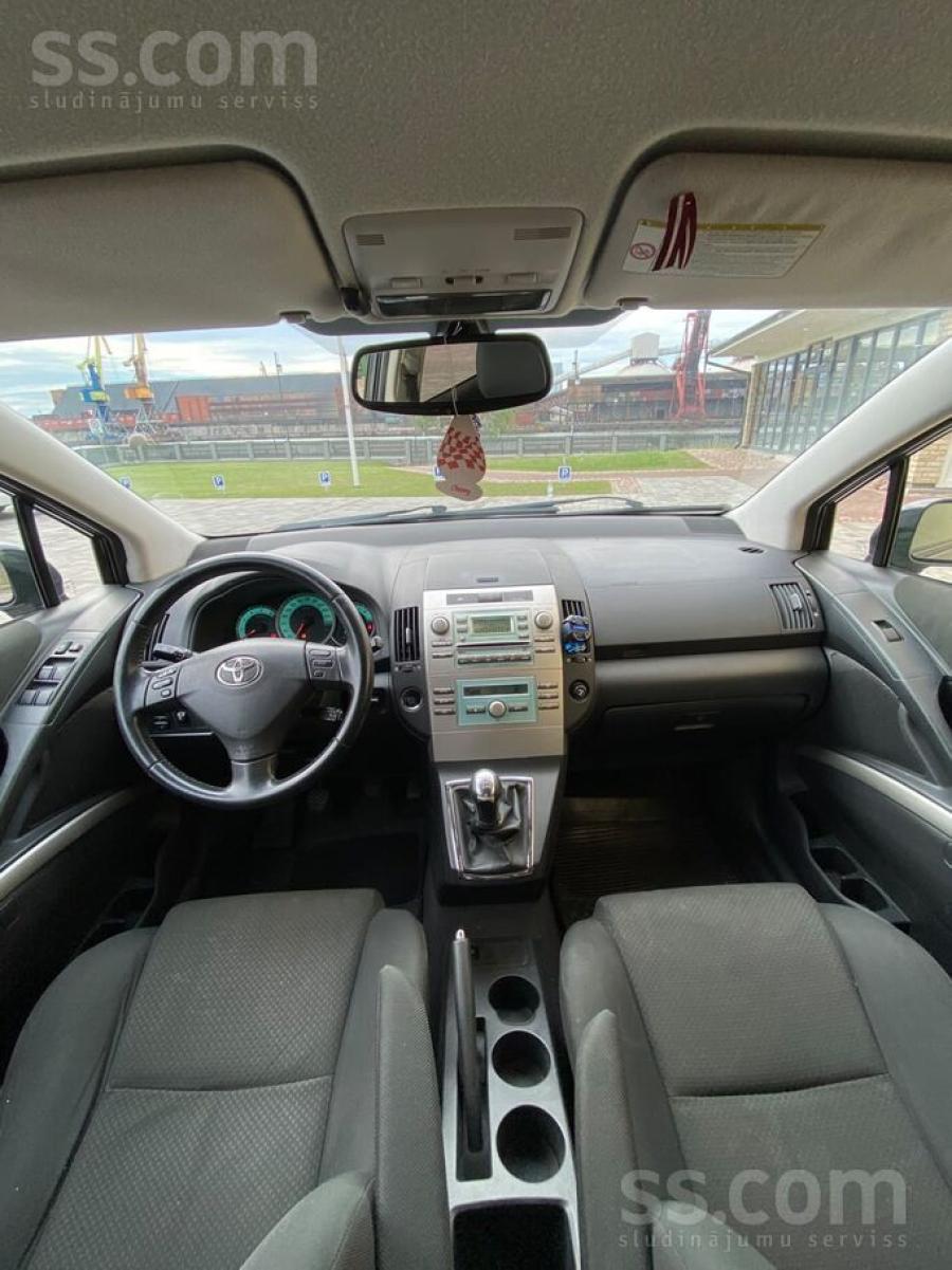 Melns Toyota Corolla Verso 2007 Ventspils, ar dzinēja tilpumu 2.20 L un nobraukumu 260 tūkst. km par 2600 €, foto 7 vietnē AUTOMOTO.COM.LV