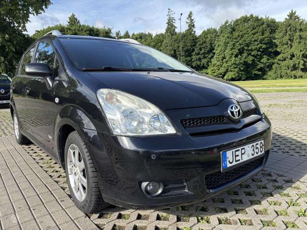 Black Toyota Corolla Verso 2007 in Kaunas, with an engine capacity of 2.23 L and mileage of 233 thousand km for 2449 €, photo 1 on AUTOMOTO.COM.LV