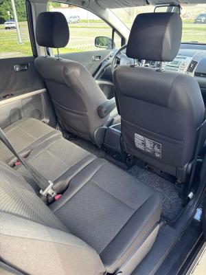 Melns Toyota Corolla Verso 2007 Kauņa, ar dzinēja tilpumu 2.23 L un nobraukumu 233 tūkst. km par 2449 €, foto 7 vietnē AUTOMOTO.COM.LV