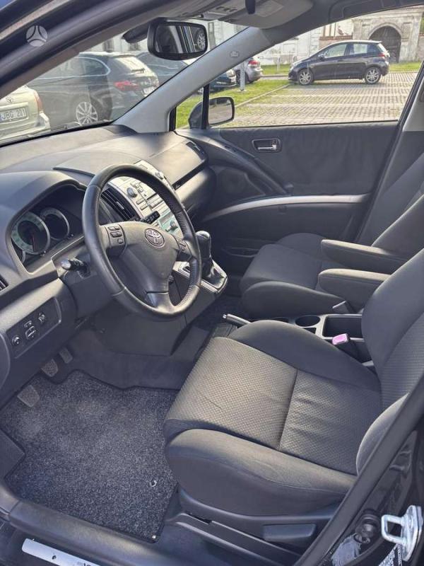 Black Toyota Corolla Verso 2007 in Kaunas, with an engine capacity of 2.23 L and mileage of 233 thousand km for 2449 €, photo 8 on AUTOMOTO.COM.LV
