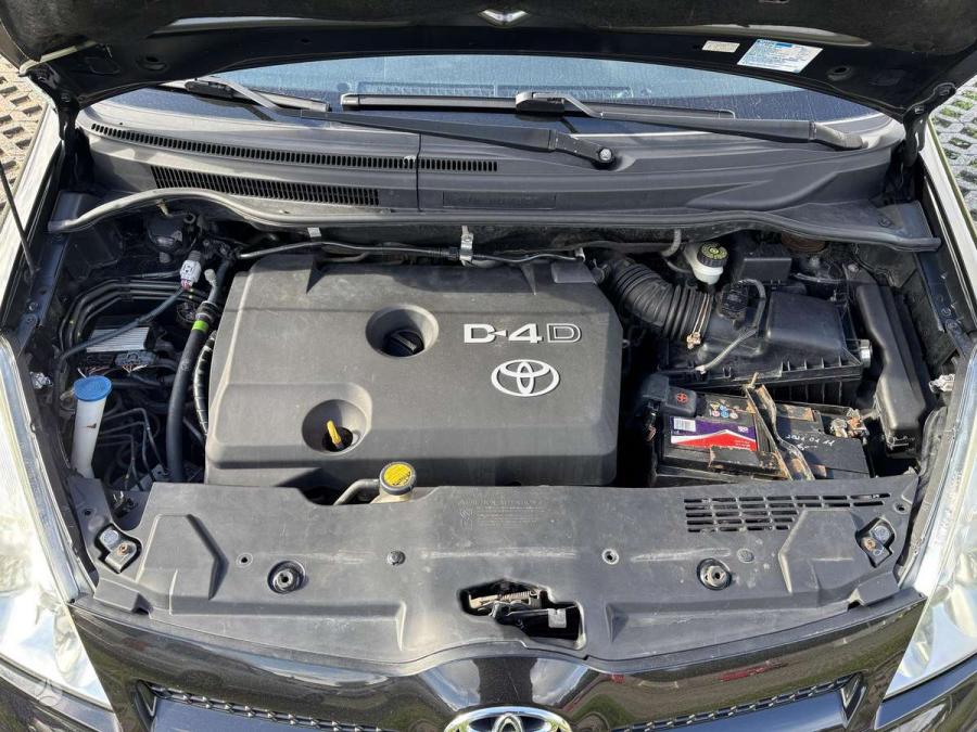 Melns Toyota Corolla Verso 2007 Kauņa, ar dzinēja tilpumu 2.23 L un nobraukumu 233 tūkst. km par 2449 €, foto 11 vietnē AUTOMOTO.COM.LV