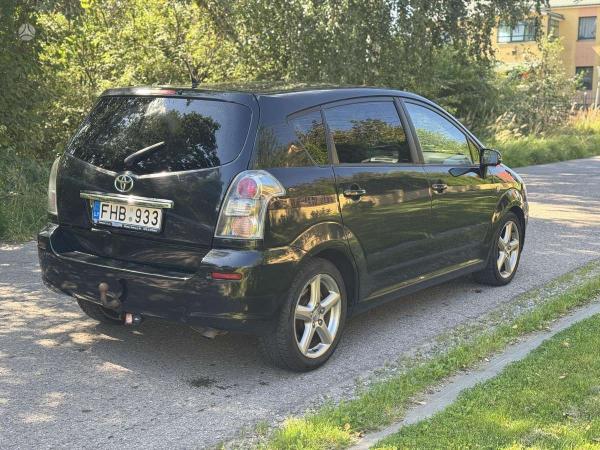 Black Toyota Corolla Verso 2007 in Vilnius, with an engine capacity of 2.23 L and mileage of 333 thousand km for 1650 €, photo 6 on AUTOMOTO.COM.LV