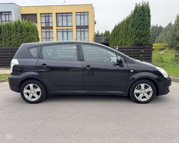 Melns Toyota Corolla Verso 2007 Viļņa, ar dzinēja tilpumu 2.23 L un nobraukumu 361 tūkst. km par 2250 €, foto 7 vietnē AUTOMOTO.COM.LV