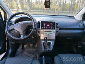 Black Toyota Corolla Verso 2007 in Riga, with an engine capacity of 2.20 L and mileage of 297 thousand km for 2350 €, photo 6 on AUTOMOTO.COM.LV