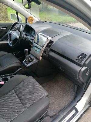 Black Toyota Corolla Verso 2007 in Riga, with an engine capacity of 2.20 L and mileage of 297 thousand km for 2350 €, photo 8 on AUTOMOTO.COM.LV