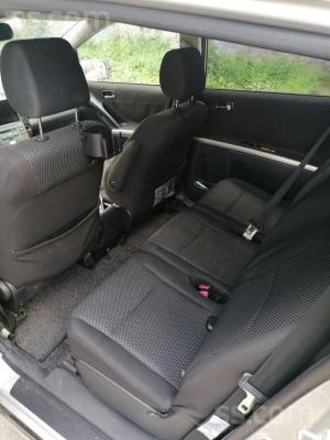 Black Toyota Corolla Verso 2007 in Riga, with an engine capacity of 2.20 L and mileage of 297 thousand km for 2350 €, photo 9 on AUTOMOTO.COM.LV