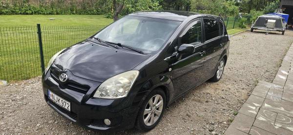 Melns Toyota Corolla Verso 2007 Šauļi, ar dzinēja tilpumu 2.23 L un nobraukumu 337 tūkst. km par 2500 €, foto 1 vietnē AUTOMOTO.COM.LV
