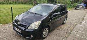 Black Toyota Corolla Verso 2007 in Siauliai, with an engine capacity of 2.23 L and mileage of 337 thousand km for 2500 €, photo 1 on AUTOMOTO.COM.LV