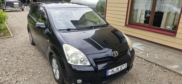 Melns Toyota Corolla Verso 2007 Šauļi, ar dzinēja tilpumu 2.23 L un nobraukumu 337 tūkst. km par 2500 €, foto 3 vietnē AUTOMOTO.COM.LV