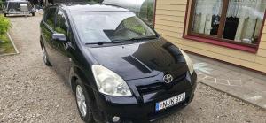 Melns Toyota Corolla Verso 2007 Šauļi, ar dzinēja tilpumu 2.23 L un nobraukumu 337 tūkst. km par 2500 €, foto 3 vietnē AUTOMOTO.COM.LV
