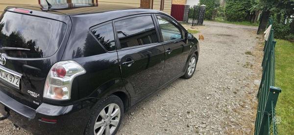 Melns Toyota Corolla Verso 2007 Šauļi, ar dzinēja tilpumu 2.23 L un nobraukumu 337 tūkst. km par 2500 €, foto 5 vietnē AUTOMOTO.COM.LV