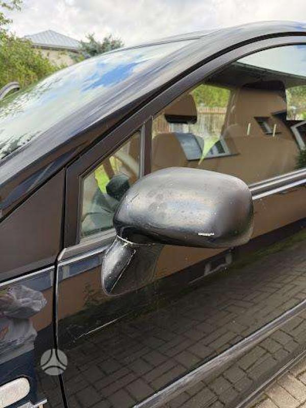 Melns Toyota Corolla Verso 2007 Viļņa, ar dzinēja tilpumu 2.23 L un nobraukumu 400 tūkst. km par 1200 €, foto 9 vietnē AUTOMOTO.COM.LV