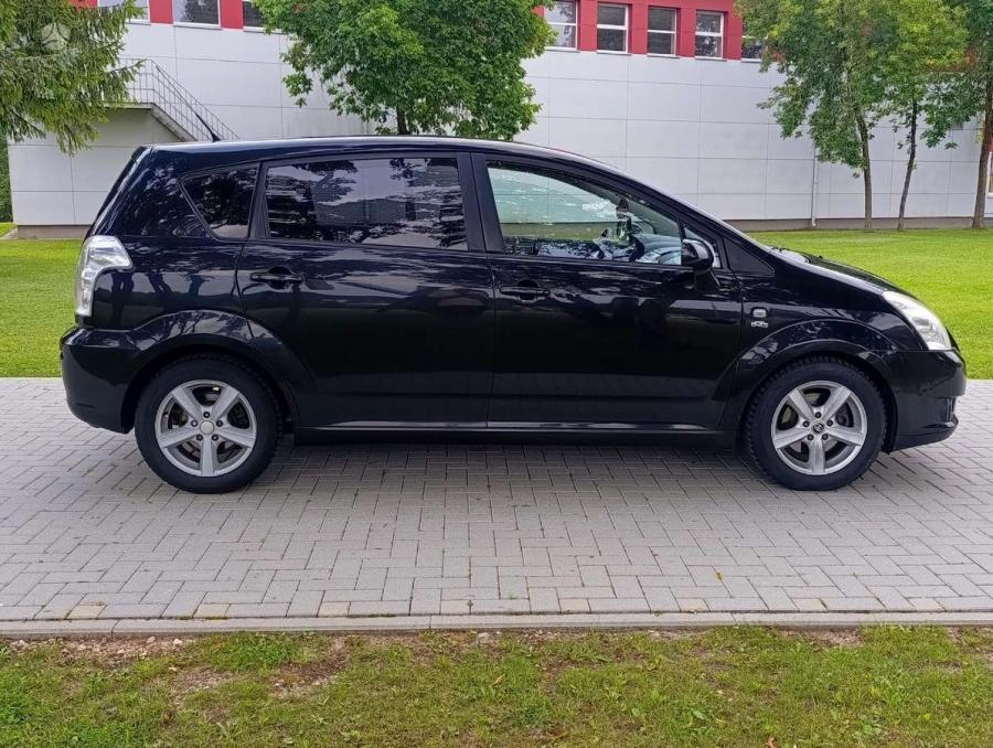 Melns Toyota Corolla Verso 2007 Kėdainiai, ar dzinēja tilpumu 2.23 L un nobraukumu 403 tūkst. km par 2399 €, foto 5 vietnē AUTOMOTO.COM.LV