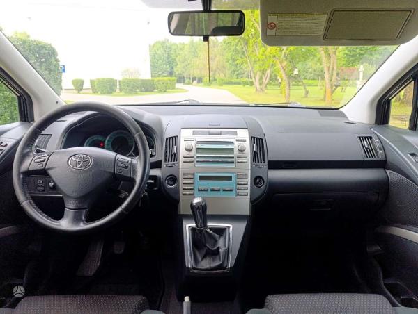 Black Toyota Corolla Verso 2007 in Kedainiai, with an engine capacity of 2.23 L and mileage of 403 thousand km for 2399 €, photo 10 on AUTOMOTO.COM.LV
