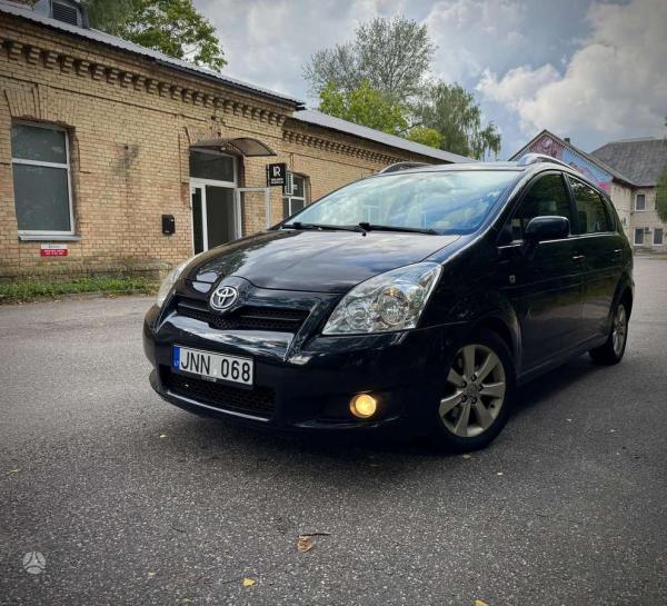 Toyota Corolla Verso 2007 Viļņa vietnē Melns Toyota Corolla Verso 2007 Viļņa, ar dzinēja tilpumu 2.23 L un nobraukumu 418 tūkst. km par 1680 €, foto 3 vietnē AUTOMOTO.COM.LV