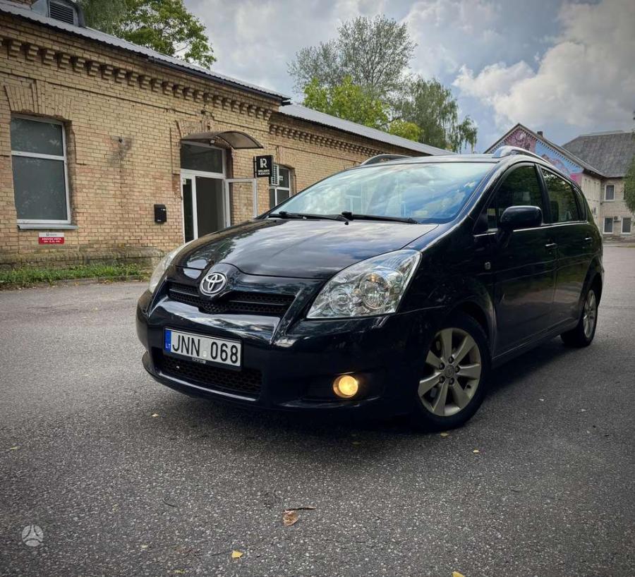 Melns Toyota Corolla Verso 2007 Viļņa, ar dzinēja tilpumu 2.23 L un nobraukumu 418 tūkst. km par 1680 €, foto 3 vietnē AUTOMOTO.COM.LV