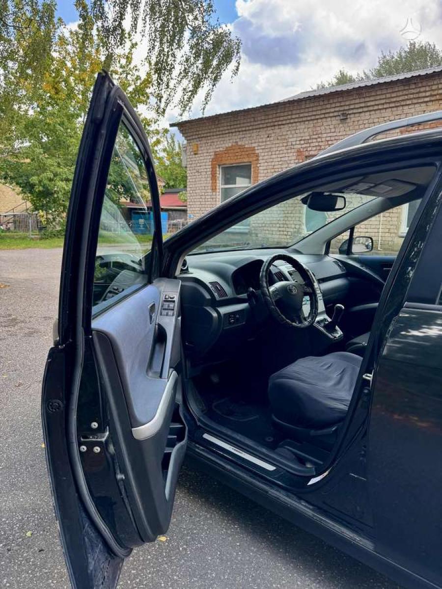 Melns Toyota Corolla Verso 2007 Viļņa, ar dzinēja tilpumu 2.23 L un nobraukumu 418 tūkst. km par 1680 €, foto 8 vietnē AUTOMOTO.COM.LV