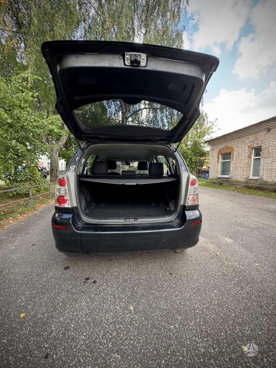 Melns Toyota Corolla Verso 2007 Viļņa, ar dzinēja tilpumu 2.23 L un nobraukumu 418 tūkst. km par 1680 €, foto 10 vietnē AUTOMOTO.COM.LV