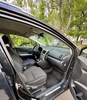 Melns Toyota Corolla Verso 2007 Viļņa, ar dzinēja tilpumu 2.23 L un nobraukumu 418 tūkst. km par 1680 €, foto 12 vietnē AUTOMOTO.COM.LV