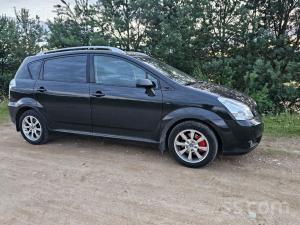 Black Toyota Corolla Verso 2007 in Daugavpils, with an engine capacity of 1.80 L and mileage of 228 thousand km for 3550 €, photo  on AUTOMOTO.COM.LV