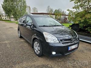 Black Toyota Corolla Verso 2007 in Daugavpils, with an engine capacity of 1.80 L and mileage of 228 thousand km for 3550 €, photo 3 on AUTOMOTO.COM.LV