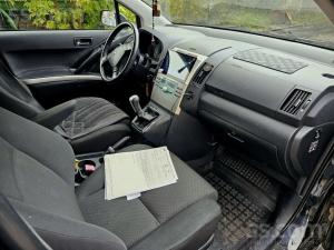 Black Toyota Corolla Verso 2007 in Daugavpils, with an engine capacity of 1.80 L and mileage of 228 thousand km for 3550 €, photo 12 on AUTOMOTO.COM.LV