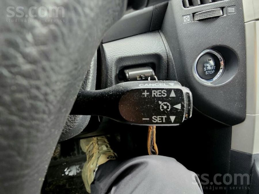 Black Toyota Corolla Verso 2007 in Daugavpils, with an engine capacity of 1.80 L and mileage of 228 thousand km for 3550 €, photo 23 on AUTOMOTO.COM.LV