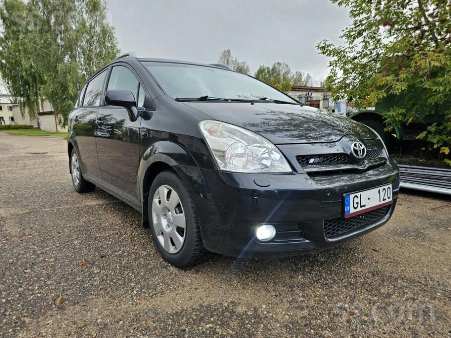 Black Toyota Corolla Verso 2007 in Daugavpils, with an engine capacity of 1.80 L and mileage of 228 thousand km for 3550 €, photo 27 on AUTOMOTO.COM.LV