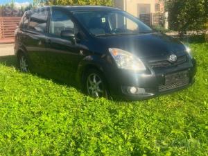 Melns Toyota Corolla Verso 2007 Rīga, ar dzinēja tilpumu 2.20 L un nobraukumu 0 tūkst. km par 1890 €, foto 3 vietnē AUTOMOTO.COM.LV