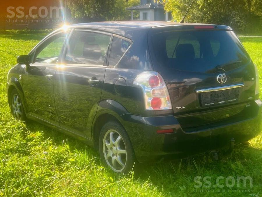 Melns Toyota Corolla Verso 2007 Rīga, ar dzinēja tilpumu 2.20 L un nobraukumu 0 tūkst. km par 1890 €, foto 7 vietnē AUTOMOTO.COM.LV