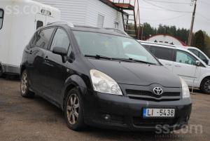 Black Toyota Corolla Verso 2007 in Riga, with an engine capacity of 2.20 L and mileage of 370 thousand km for 590 €, photo  on AUTOMOTO.COM.LV
