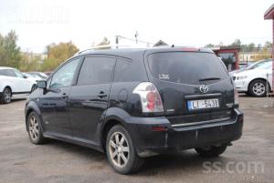 Black Toyota Corolla Verso 2007 in Riga, with an engine capacity of 2.20 L and mileage of 370 thousand km for 590 €, photo 4 on AUTOMOTO.COM.LV