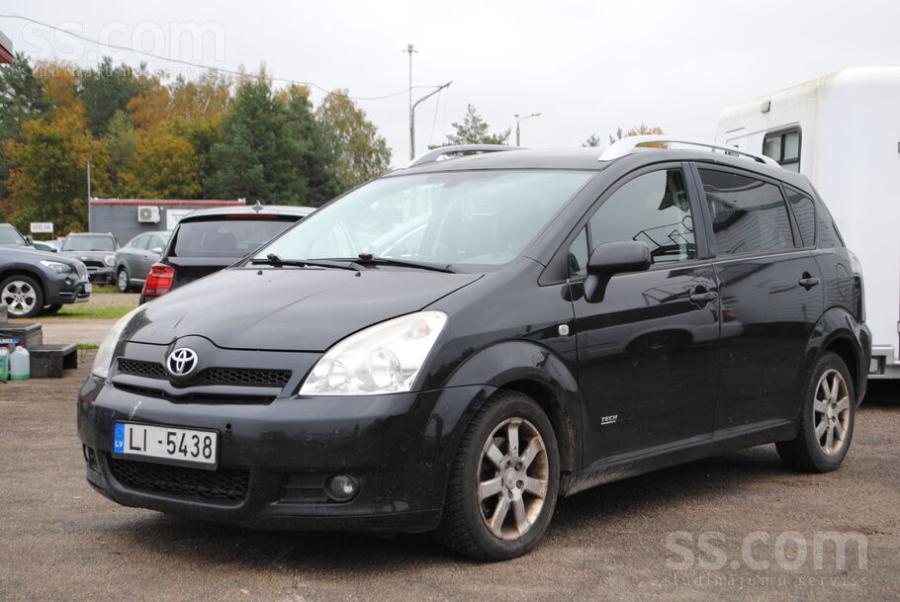 Black Toyota Corolla Verso 2007 in Riga, with an engine capacity of 2.20 L and mileage of 370 thousand km for 590 €, photo 5 on AUTOMOTO.COM.LV