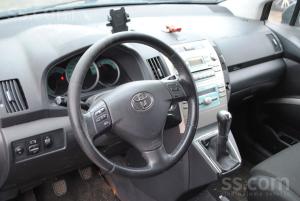 Black Toyota Corolla Verso 2007 in Riga, with an engine capacity of 2.20 L and mileage of 370 thousand km for 590 €, photo 6 on AUTOMOTO.COM.LV