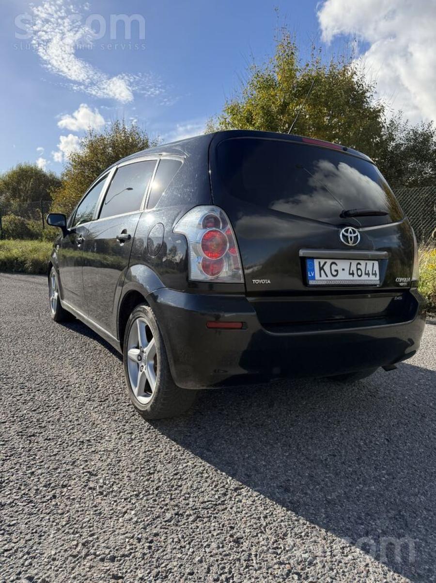 Melns Toyota Corolla Verso 2007 Valka, ar dzinēja tilpumu 2.20 L un nobraukumu 430 tūkst. km par 2100 €, foto 5 vietnē AUTOMOTO.COM.LV
