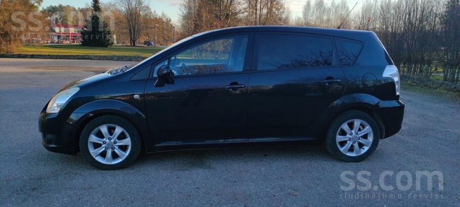 Black Toyota Corolla Verso 2008 in Riga, with an engine capacity of 2.20 L and mileage of 277 thousand km for 1000 €, photo 2 on AUTOMOTO.COM.LV