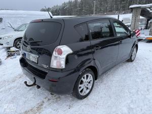 Melns Toyota Corolla Verso 2008 Viļņa, ar dzinēja tilpumu 2.20 L un nobraukumu 196 tūkst. km par 1500 €, foto 4 vietnē AUTOMOTO.COM.LV