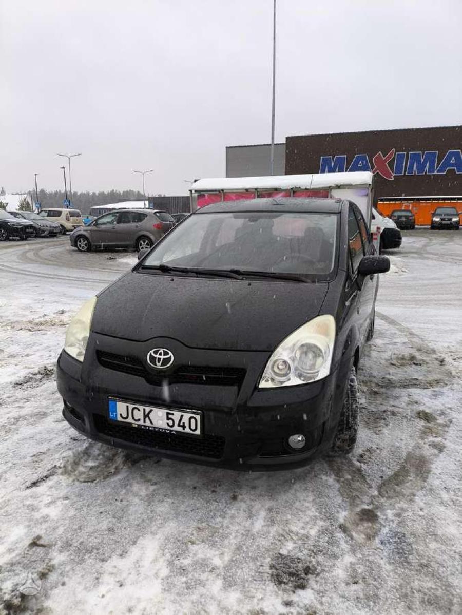 Black Toyota Corolla Verso 2008 in Vilnius, with an engine capacity of 1.80 L and mileage of 339 thousand km for 2499 €, photo 1 on AUTOMOTO.COM.LV