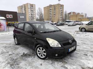 Black Toyota Corolla Verso 2008 in Vilnius, with an engine capacity of 1.80 L and mileage of 339 thousand km for 2499 €, photo 3 on AUTOMOTO.COM.LV