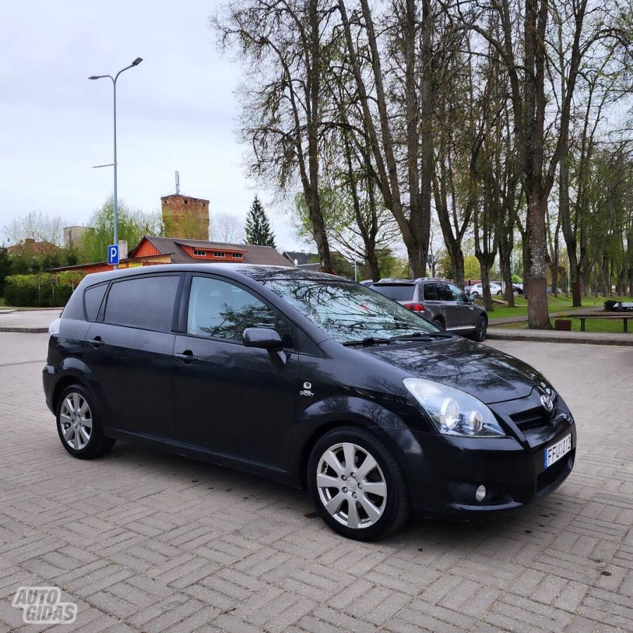 Black Toyota Corolla Verso 2008 in Vilnius, with an engine capacity of 2.20 L and mileage of 245 thousand km for 1750 €, photo 1 on AUTOMOTO.COM.LV