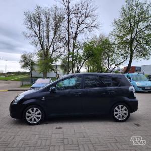 Black Toyota Corolla Verso 2008 in Vilnius, with an engine capacity of 2.20 L and mileage of 245 thousand km for 1750 €, photo 7 on AUTOMOTO.COM.LV
