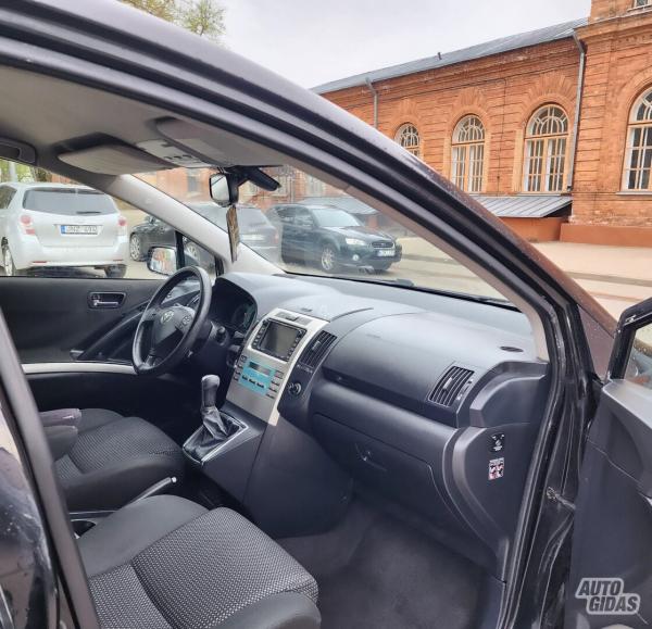 Black Toyota Corolla Verso 2008 in Vilnius, with an engine capacity of 2.20 L and mileage of 245 thousand km for 1750 €, photo 9 on AUTOMOTO.COM.LV